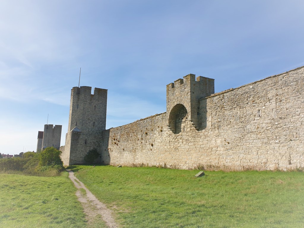 Gotland i september - ringmur, raukar, rosor och ruiner - Leva Som Eva